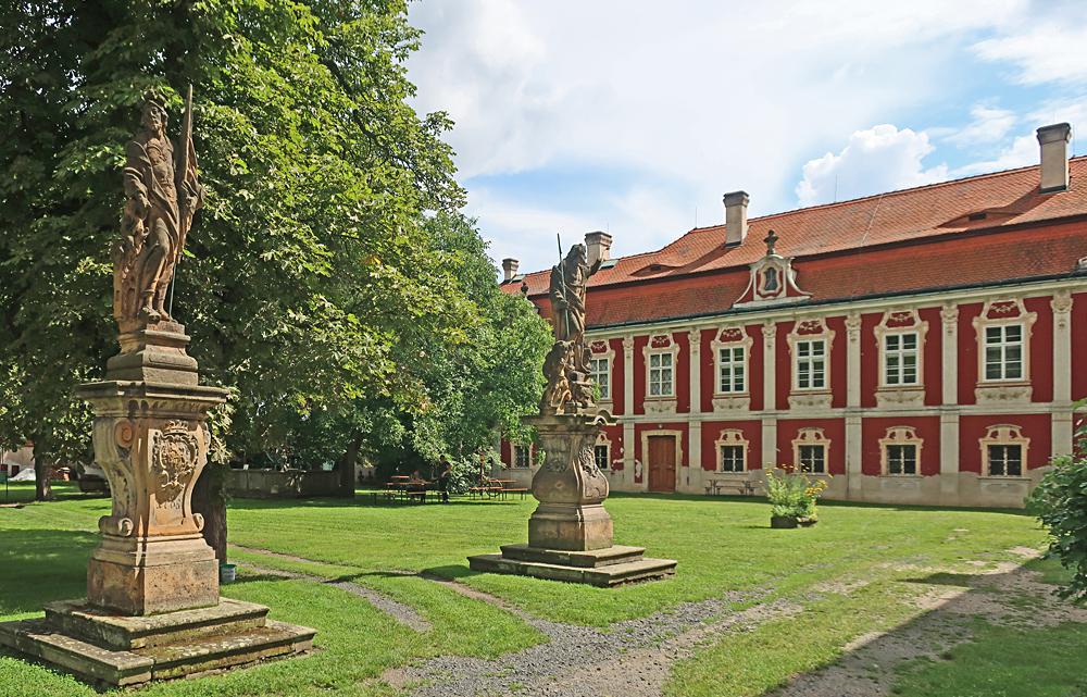 TURISTICKÝ MAGAZÍN - ZÁMEK STEKNÍK NA ŽATECKU SE DOSTAL NA SEZNAM UNESCO